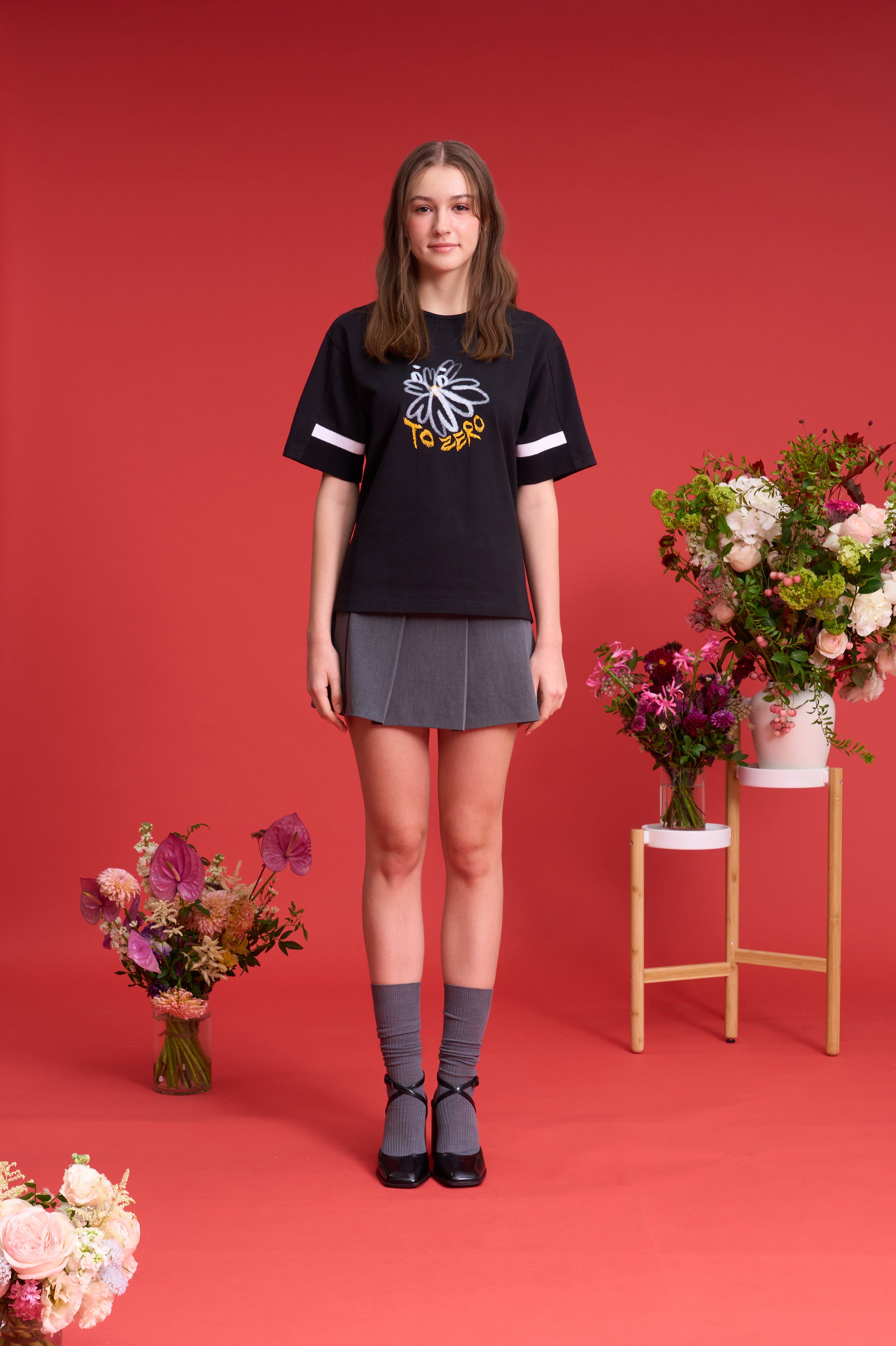 TO ZERO 'Spray Flower' T-SHIRT (BLACK)